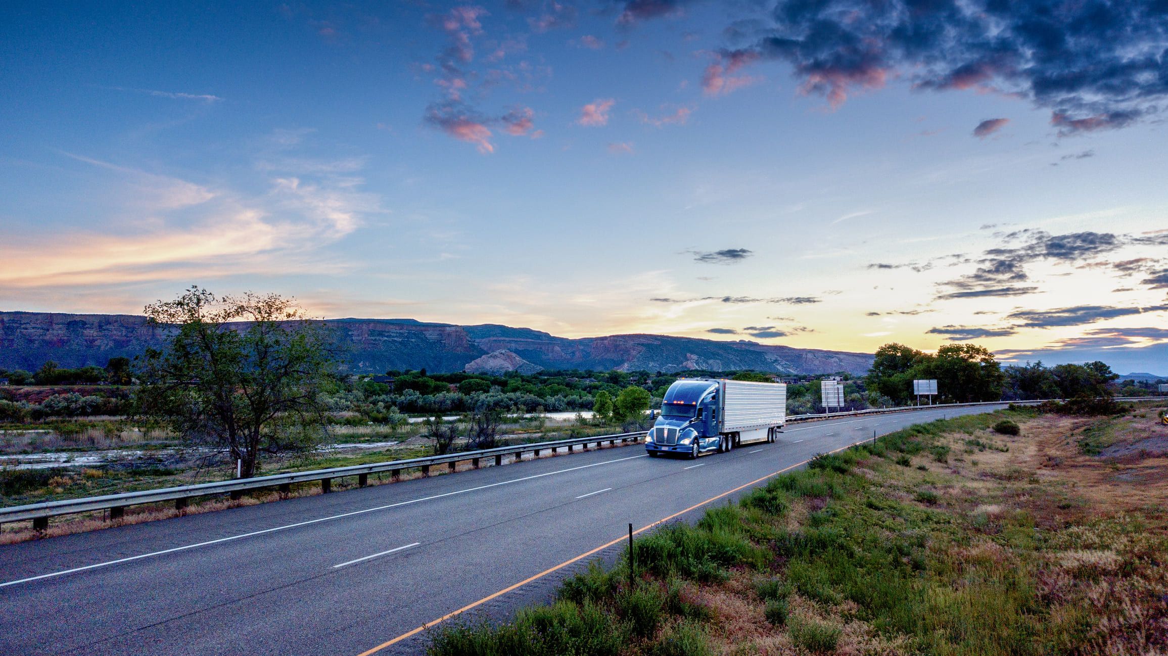 Stay Ahead in 2024 with these 5 Freight Market Trends | Breakthrough ...
